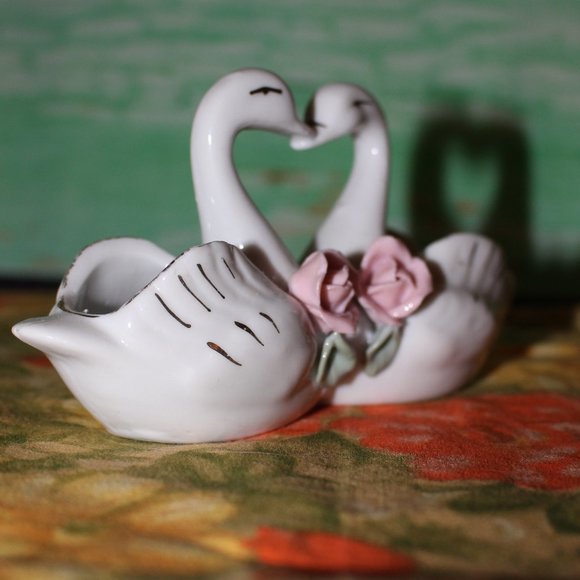 DOUBLE SWAN FIGURINE | Other | Vintagedouble Swan Figurine With Tiny ...